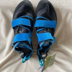 Scarpa | Shoes | Scarpa Blue And Black Climbing Shoe | Poshmark